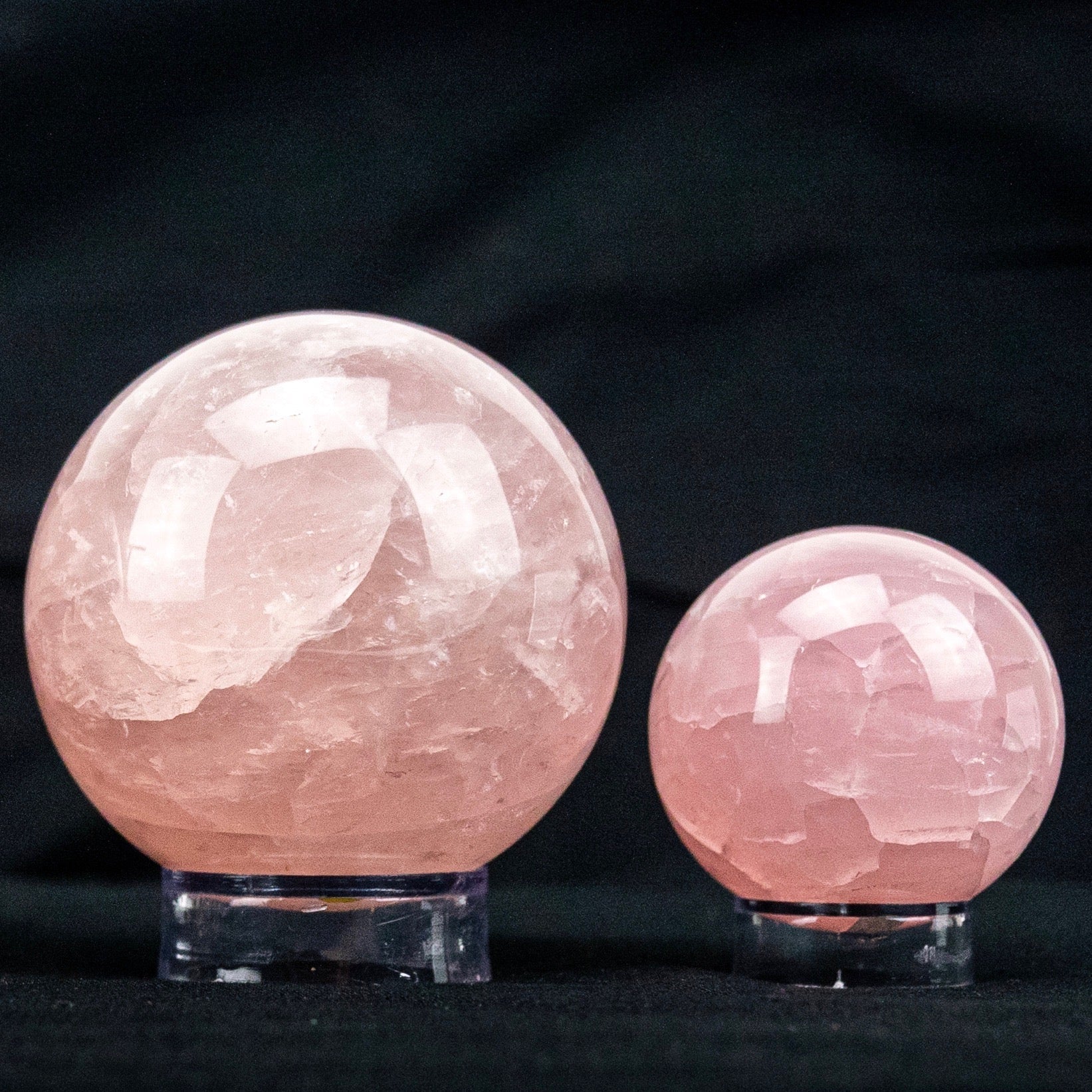 Acrylic Sphere Stand – Pelham Grayson Rose
